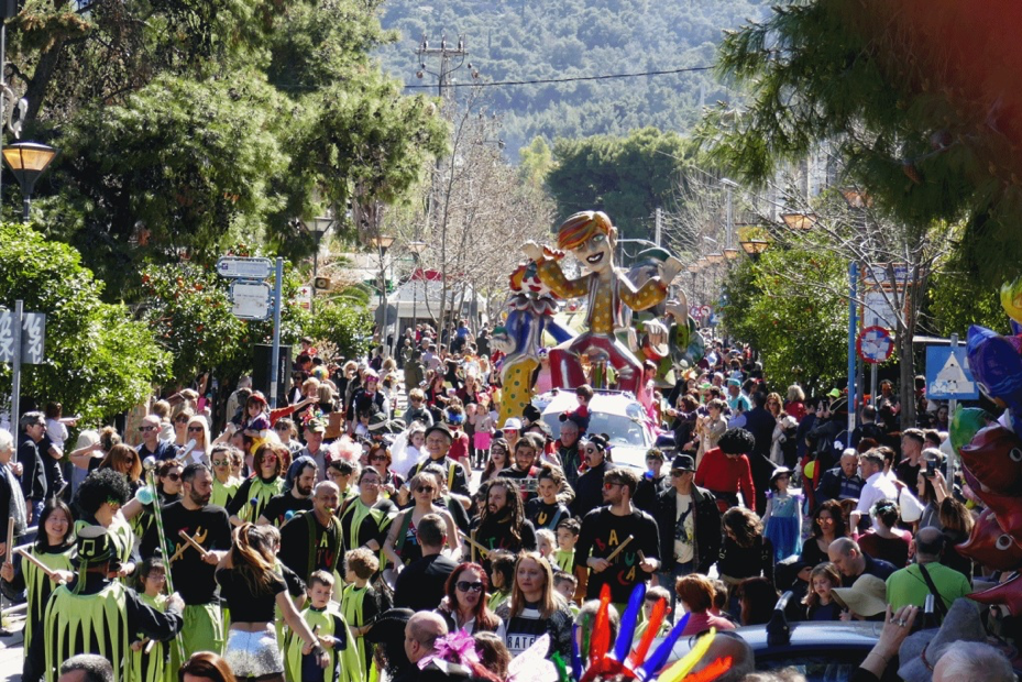 Δήμος Αγ. Παρασκευής: Χιλιάδες κόσμου στο 4ο καρναβάλι μας - Νίκη ...
